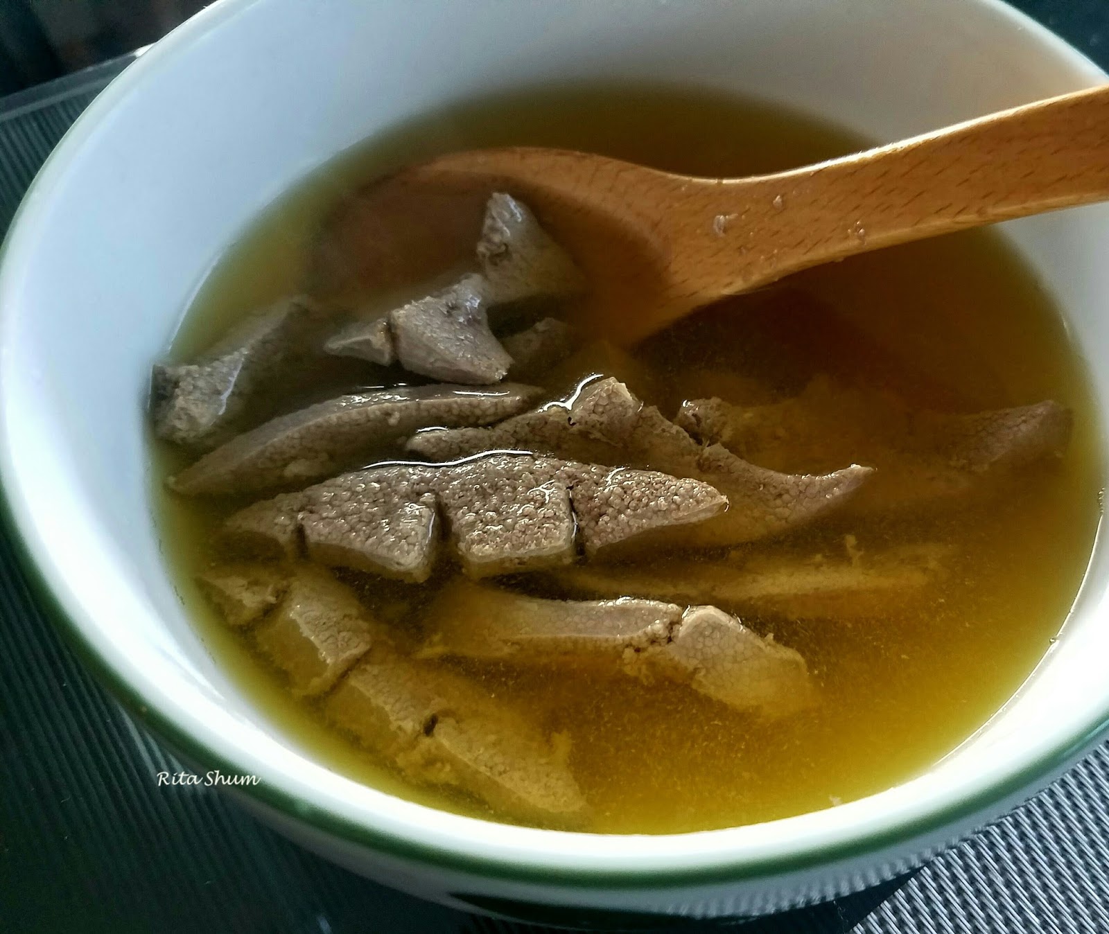 傳統滾豬潤水 Traditional pork liver soup ~ Rita Shum