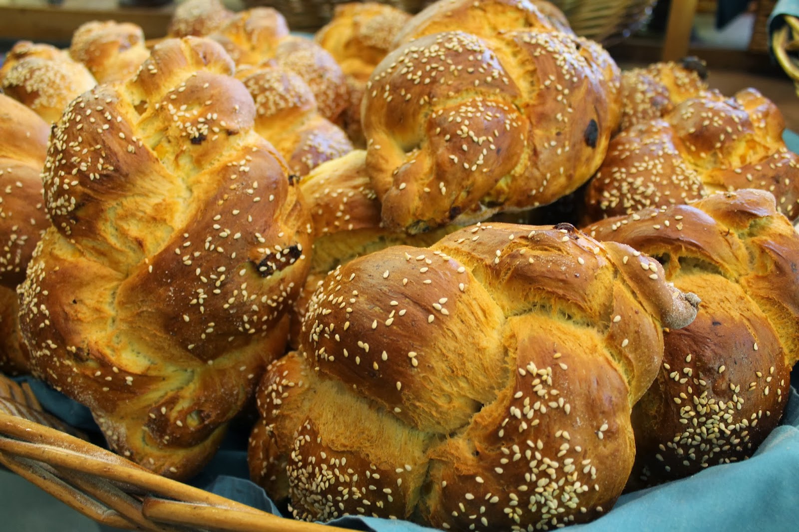 Mayfield Bakery | The story of a girl who lives above her means