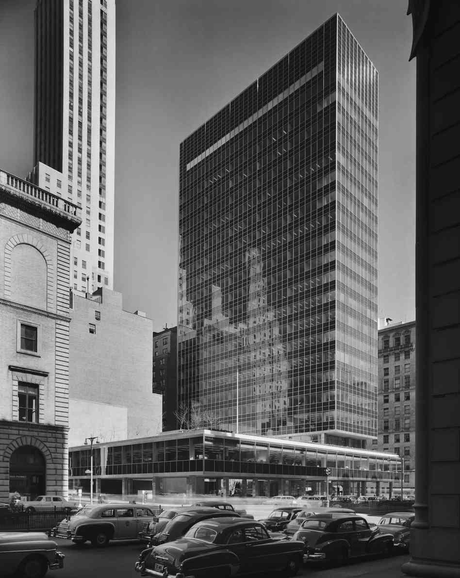 Diedrica: LEVER HOUSE