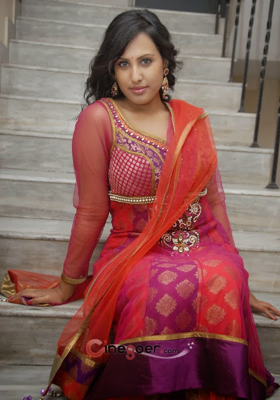 ACTRESS IMAGES | WALLPAPERS | STILLS: TELUGU ACTRESS RAJITHA REDDY HOT LOOK