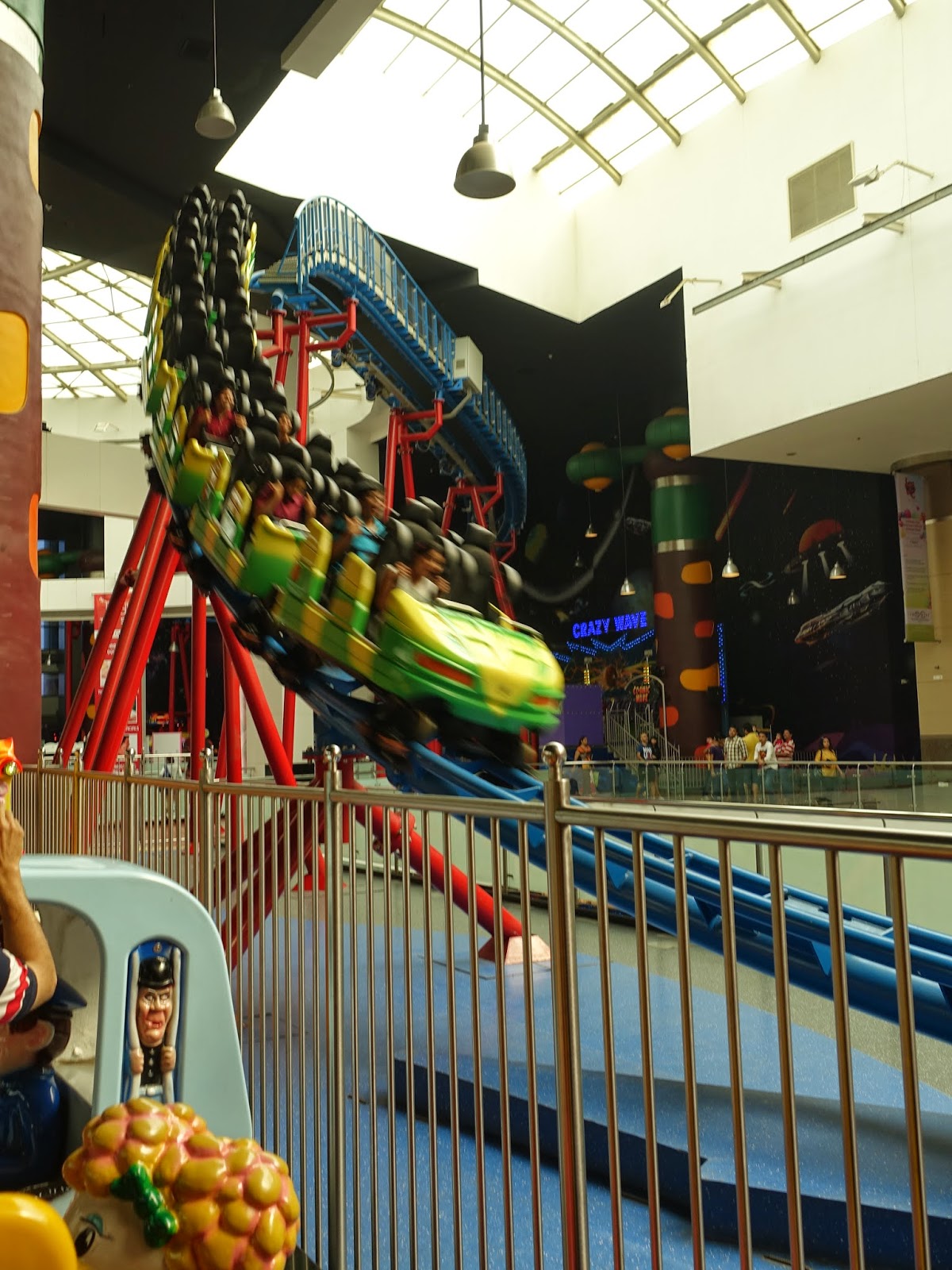 Malcolm's India Trip: Infinity Mall