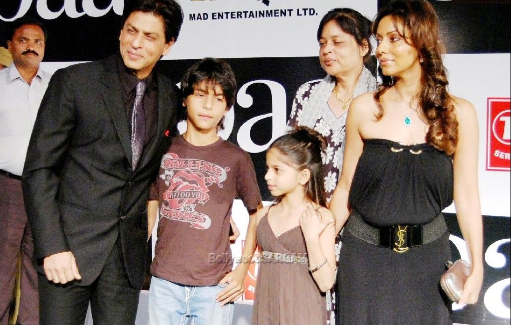 Bollywood Actor Shah Rukh Khan Elder Sister Shehnaz Lala Rukh Photos | Family Photos | Real-Life ...