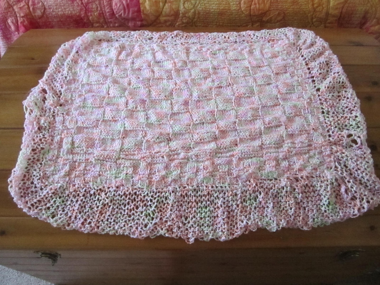 The Midwestern Wife: Knit Baby Blanket
