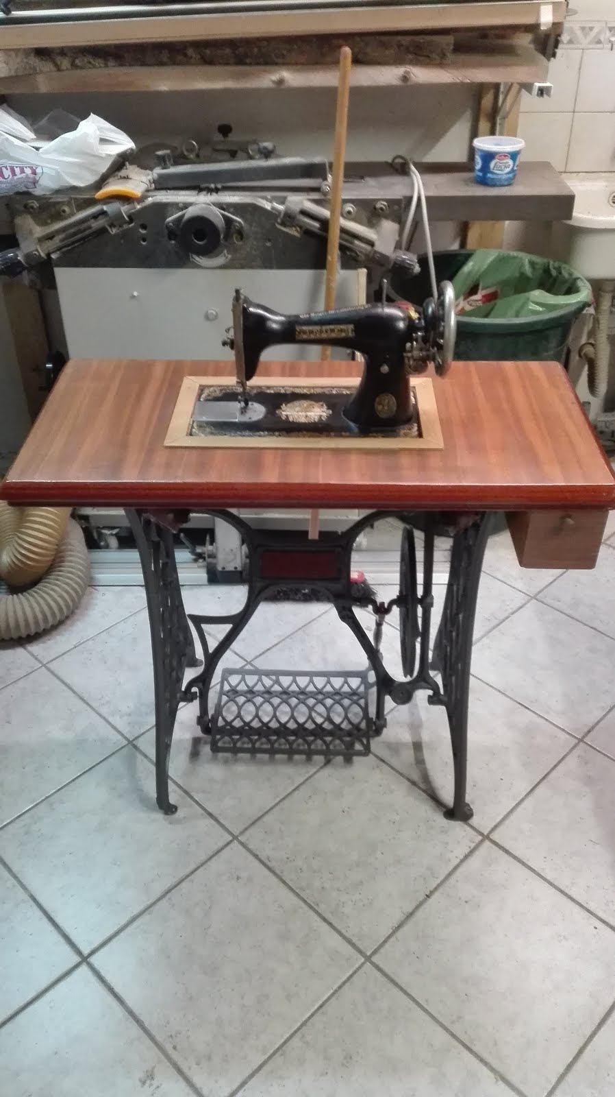 Restauro macchina da cucire "Singer"