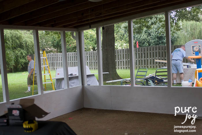 Trendy TreeHouse: DIY screened patio