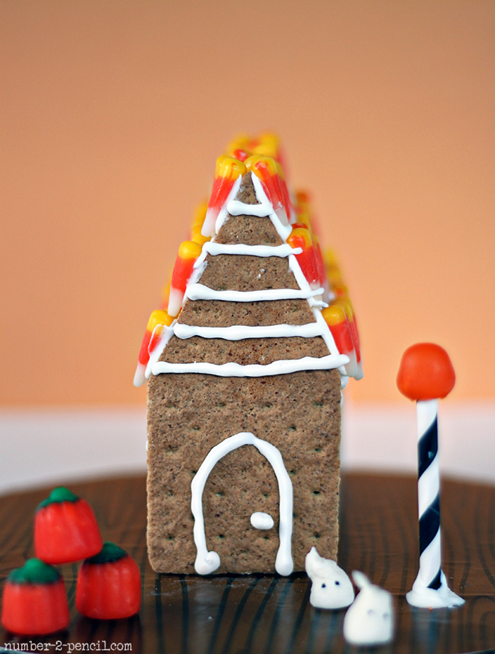 Haunted Gingerbread Houses – Edible Crafts