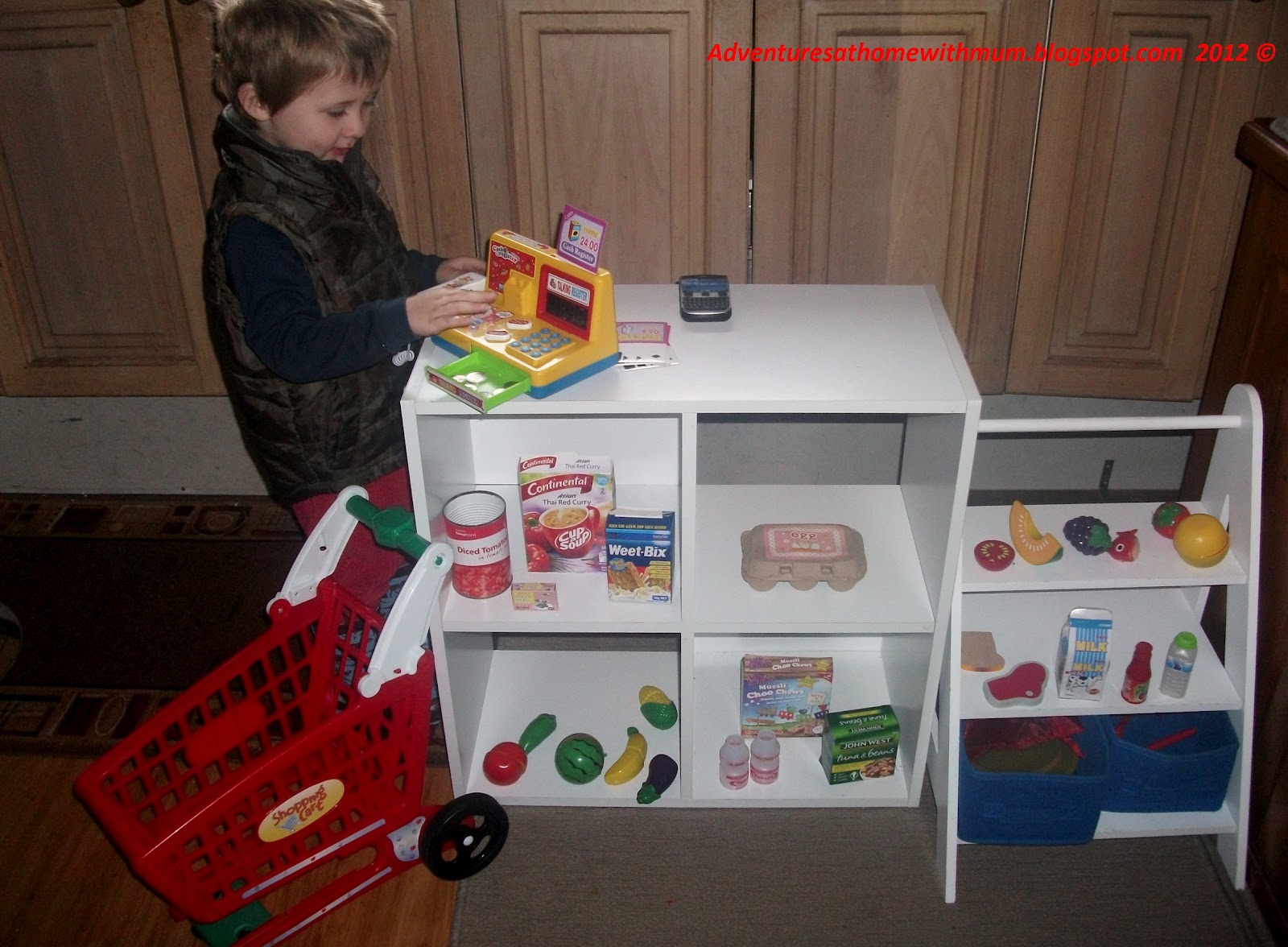 Adventures at home with Mum: Benefits of Pretend Play