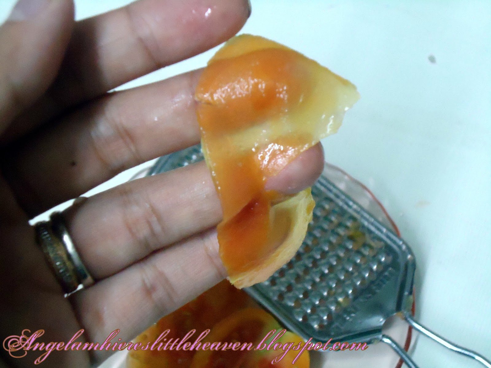 Angelamhiere's Little Heaven: DIY: How To Make Your Own Tomato Mask