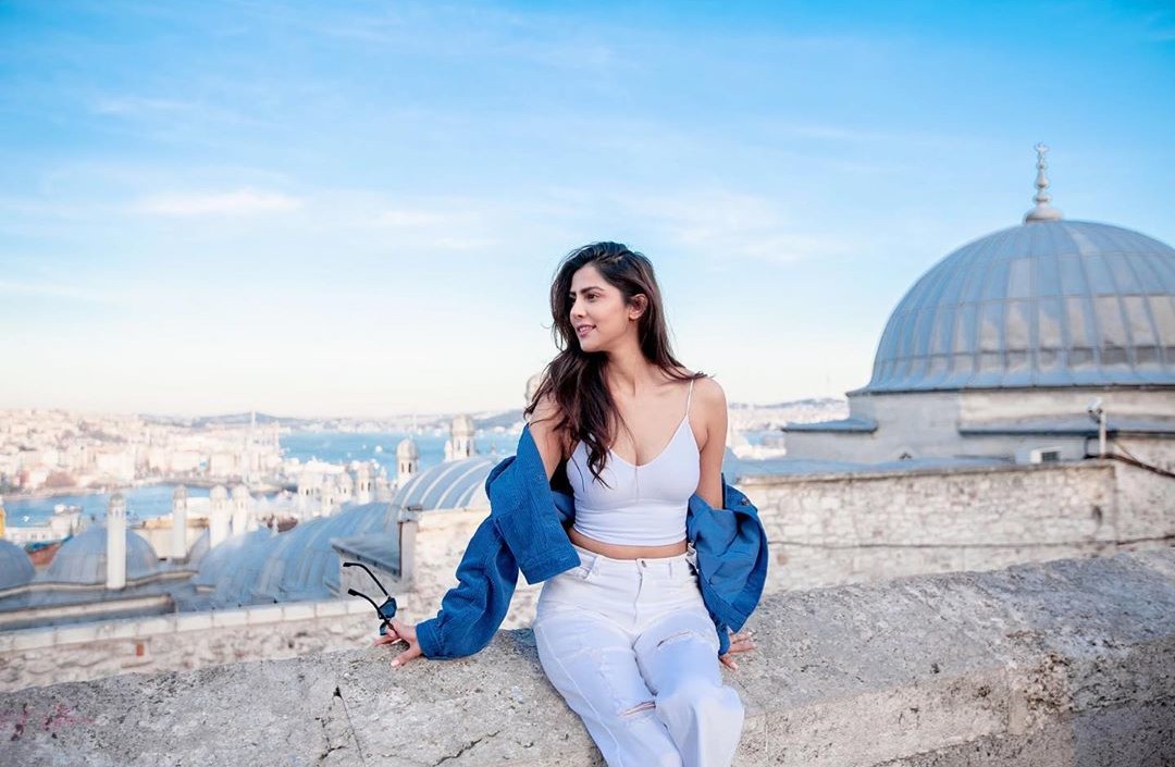 Devika Singh Latest Photos - FilmyFi — Stay Connected, Stay Filmy