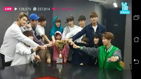 BOYFRIEND INA: [SVT PICTS] Pretty U 1st WIN 160504 @MBC SHOW CHAMPION