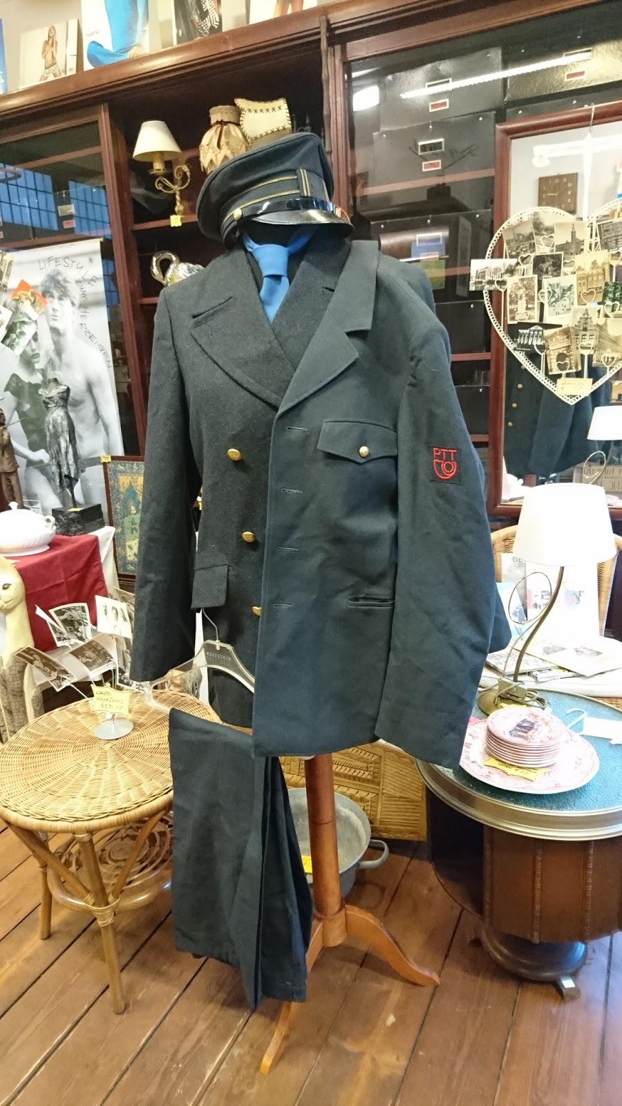 Bouwman Curiosa: PTT postbode uniform uit de seventies!