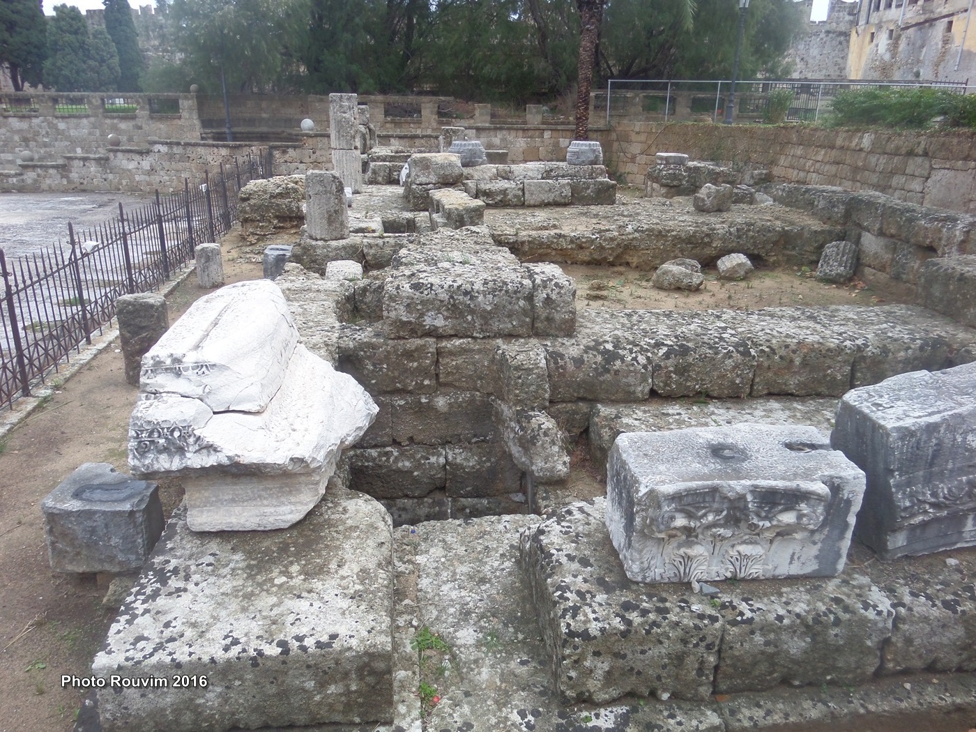 ΡΟΔΟΣυλλέκτης: Ο ΝΑΟΣ της ΑΦΡΟΔΙΤΗΣ (3ος αιώνας π.Χ.) στη Μεσαιωνική ...