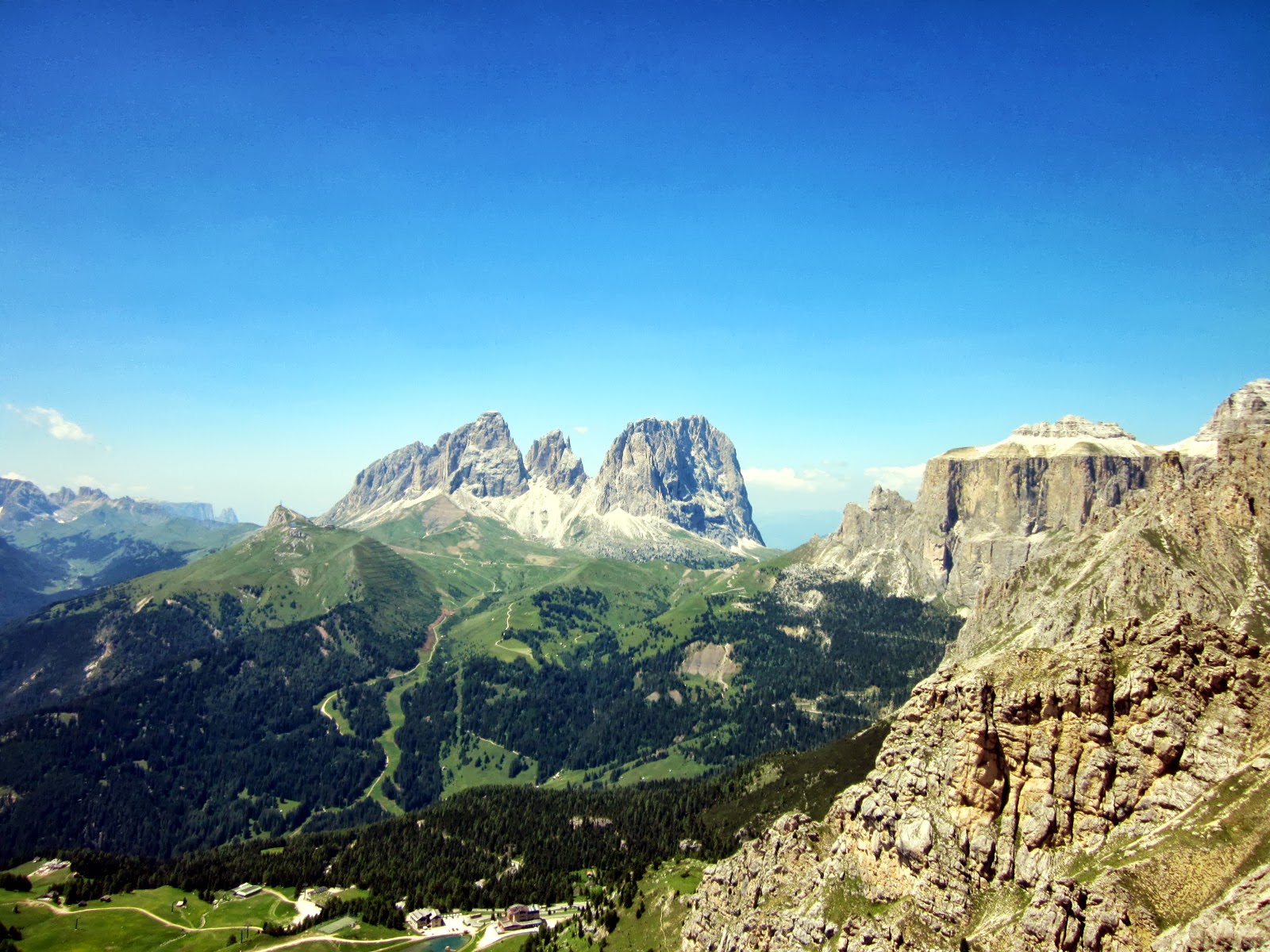 TRINI Y SALVA: Sas Becè - Cresta Oeste - Dolomitas