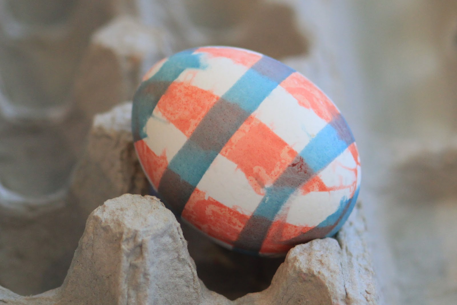 watch out for the woestmans: DIY Striped/Plaid Easter Eggs