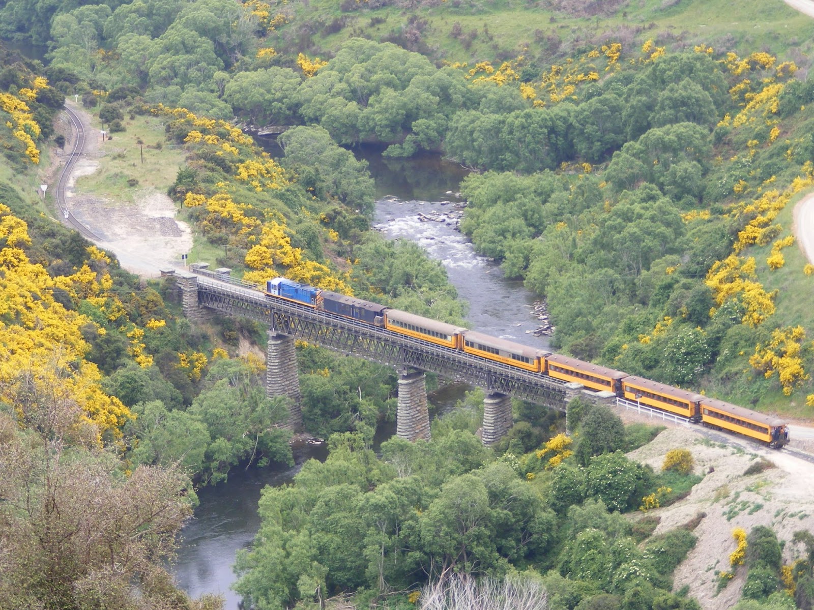 Southern Rails: An afternoon in the Taieri Gorge