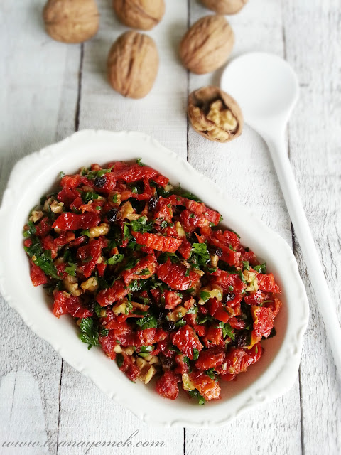 TUANA MUTFAK: KURU DOMATES SALATASI