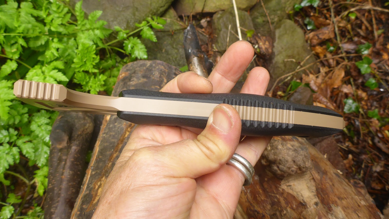 Hardcore Knives and tools for Wilderness Camping: RAIDOPS Tx TACTICAL HATCHET