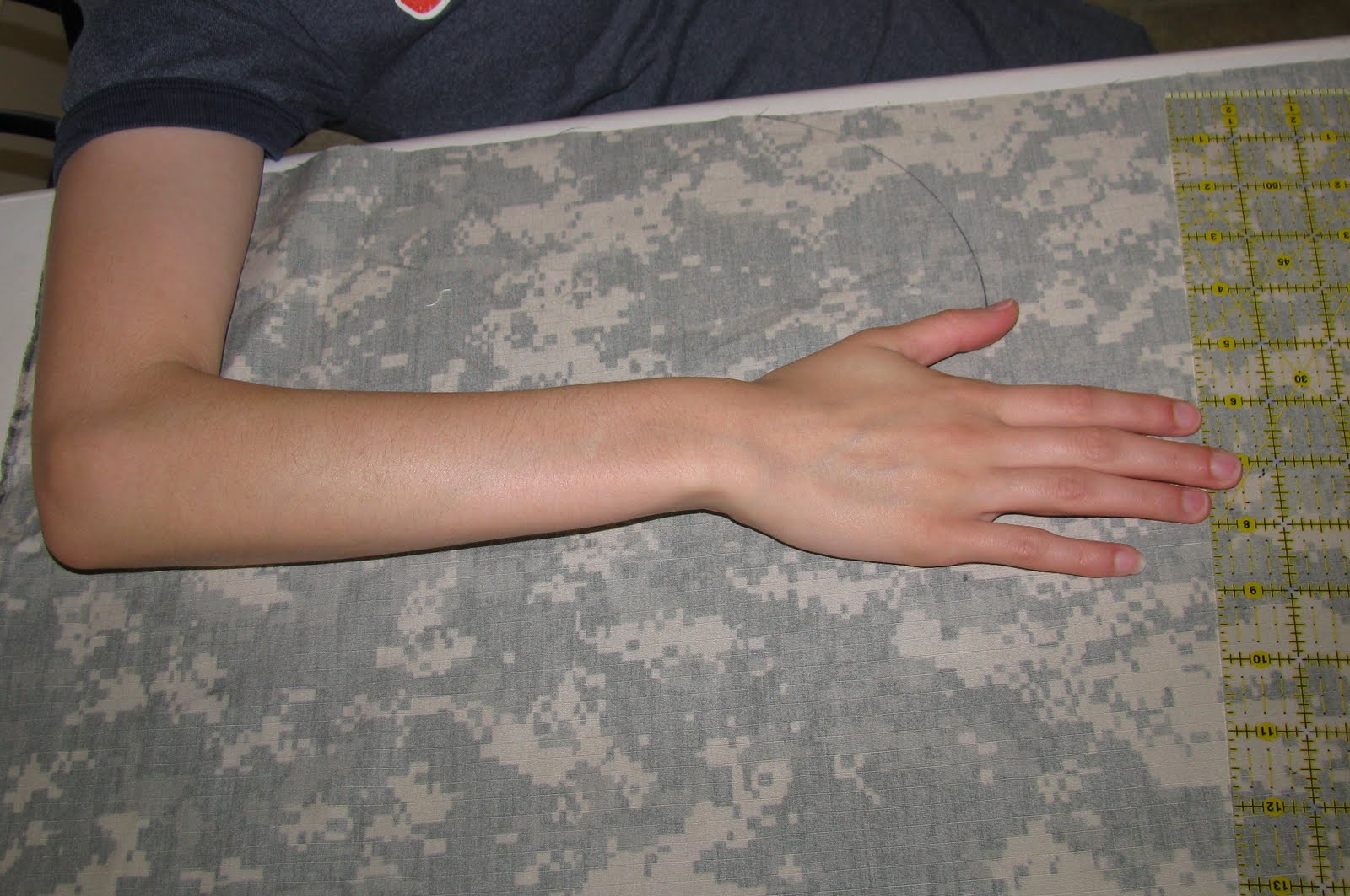 Very Verdant: Arm Sling Tutorial - Hopefully You'll Never Need To Use It