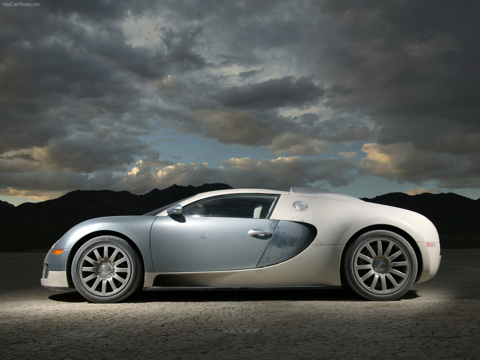 Bugatti Veyron 2005 Wallpaper - Car Wallpapers