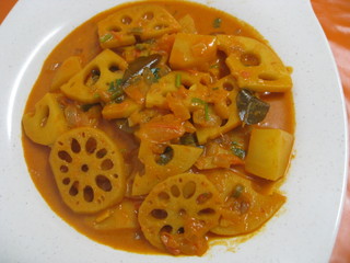 Kugan's Kitchen: LOTUS ROOT CURRY