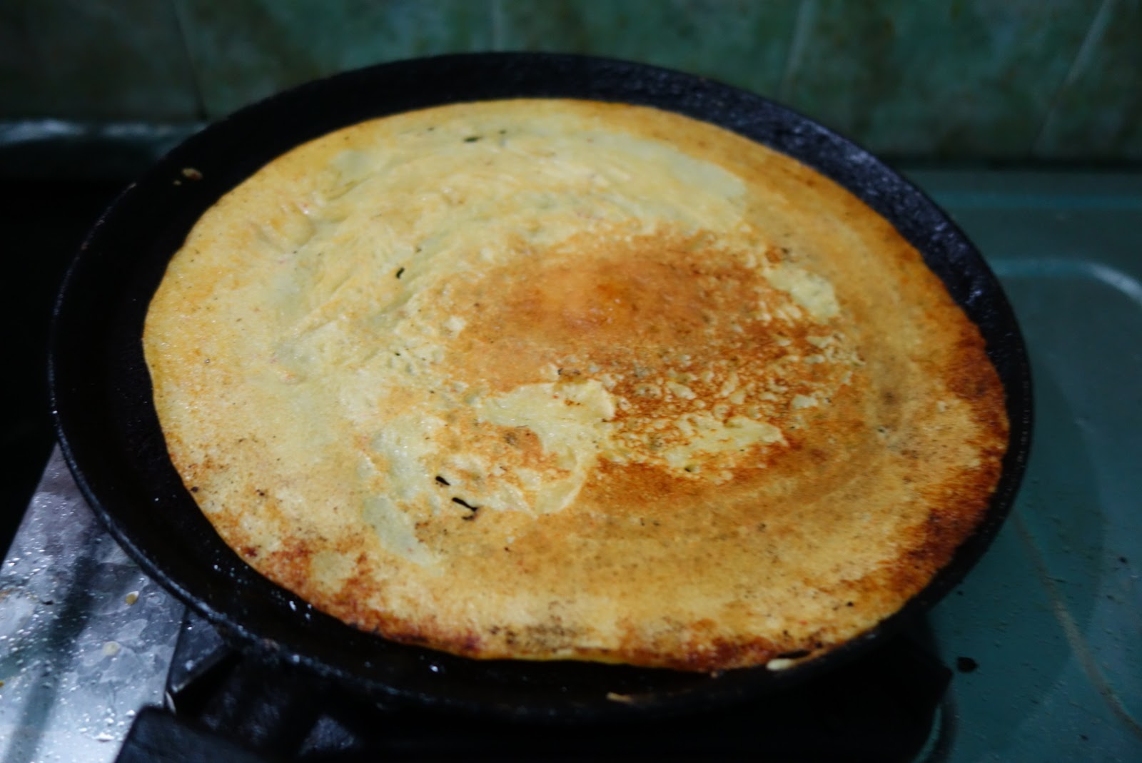 Indian Mung bean pancakes (Pesserattu/cheela)