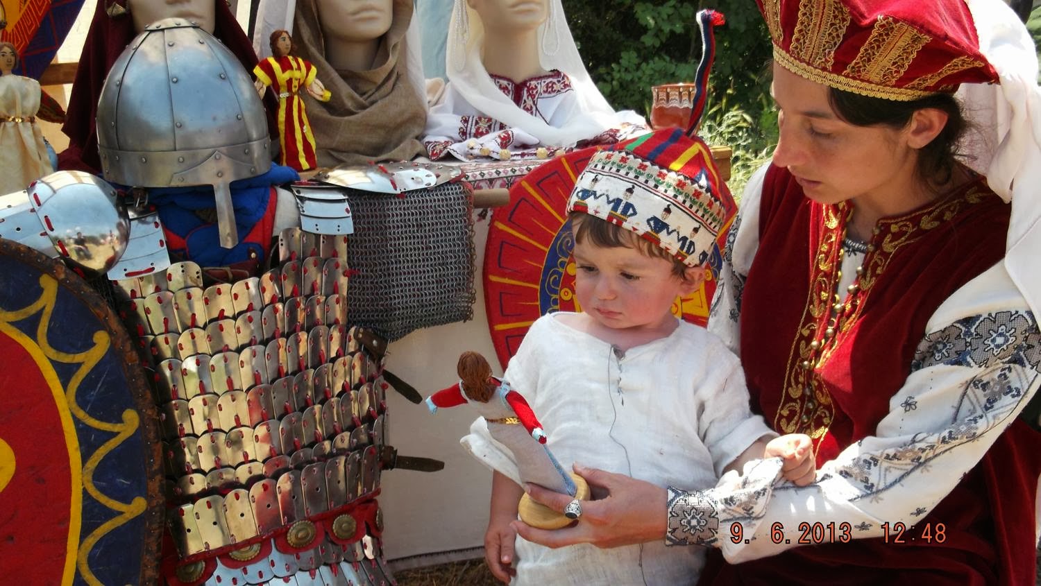 BULGARIAN MEDIEVAL CLOTHING : Kalina Atanasova on the trail of the ...