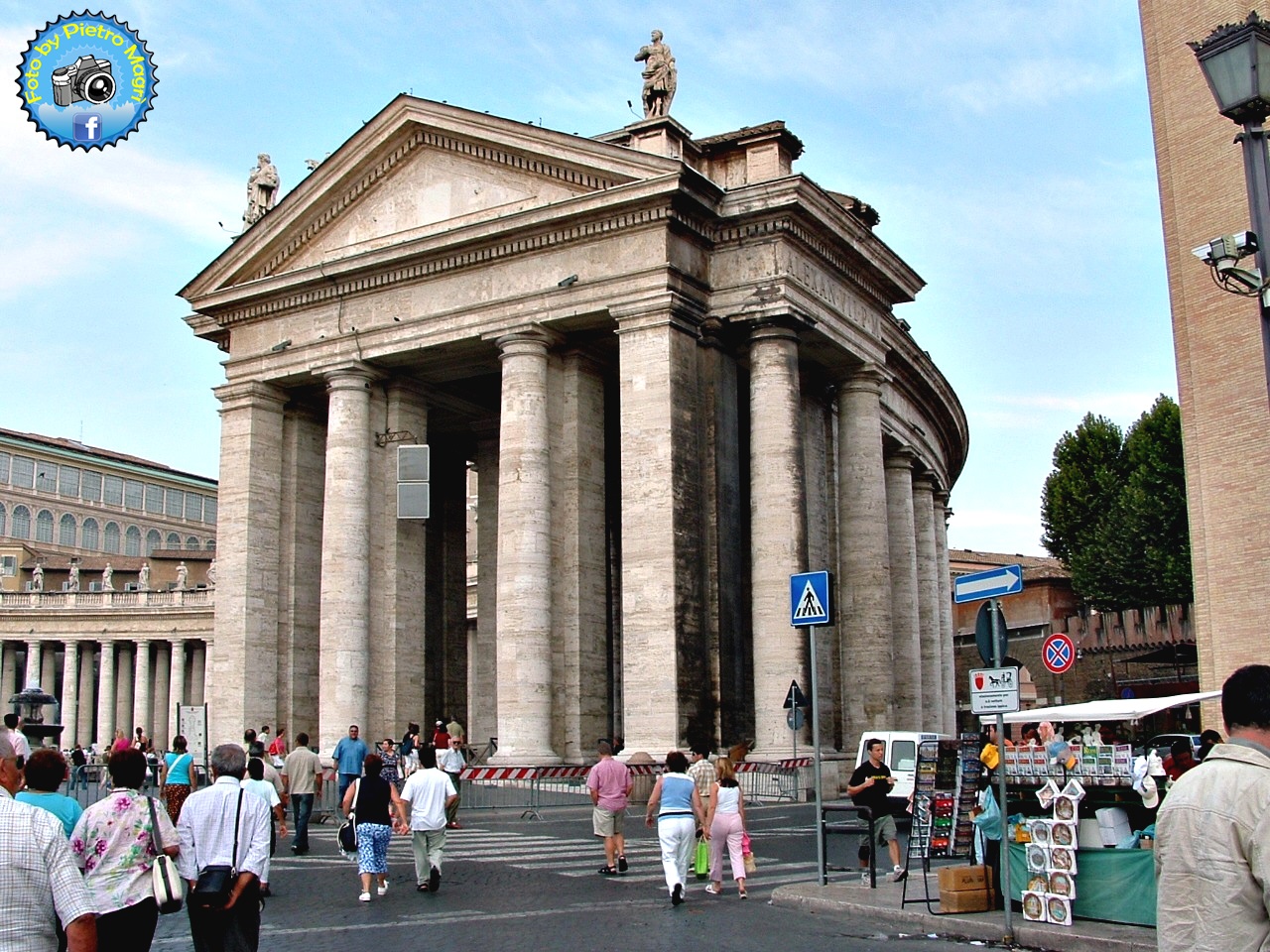 Italia in Photo : Roma colonnato realizzato Gian Lorenzo Bernini.