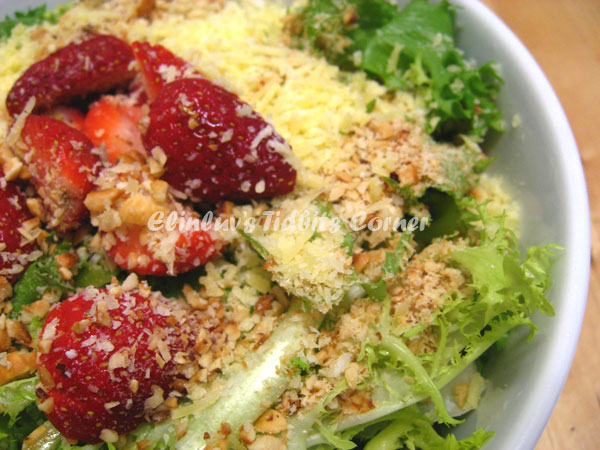 Elinluv's Tidbits Corner: Curly Endives Salad With Balsamic Dressing