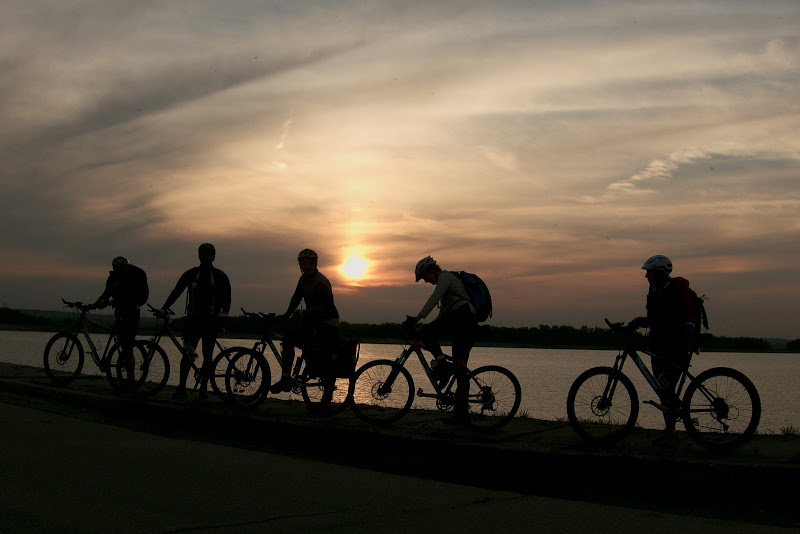 Marea galbena si Oceanul verde. – Life, Adventures and Bikes.