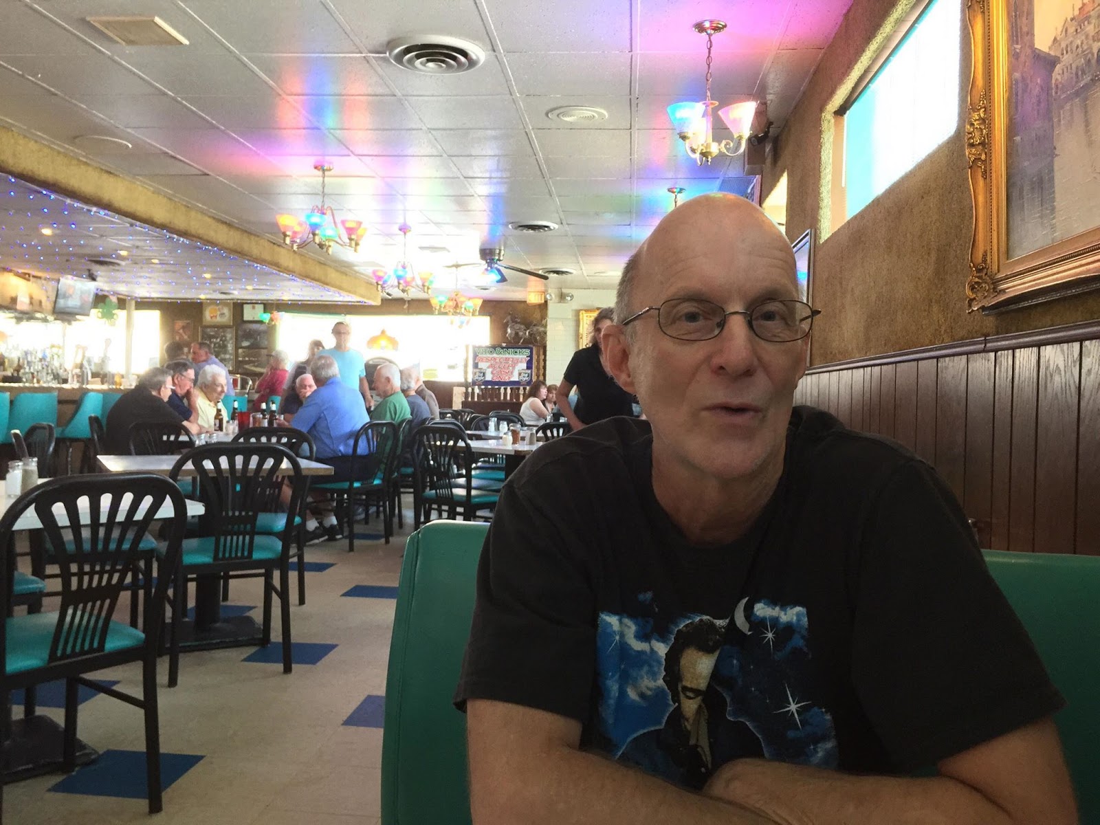 Wayne Allen Sallee: VITO & NICK'S, MAY 2018: best pizza in Chicago ...