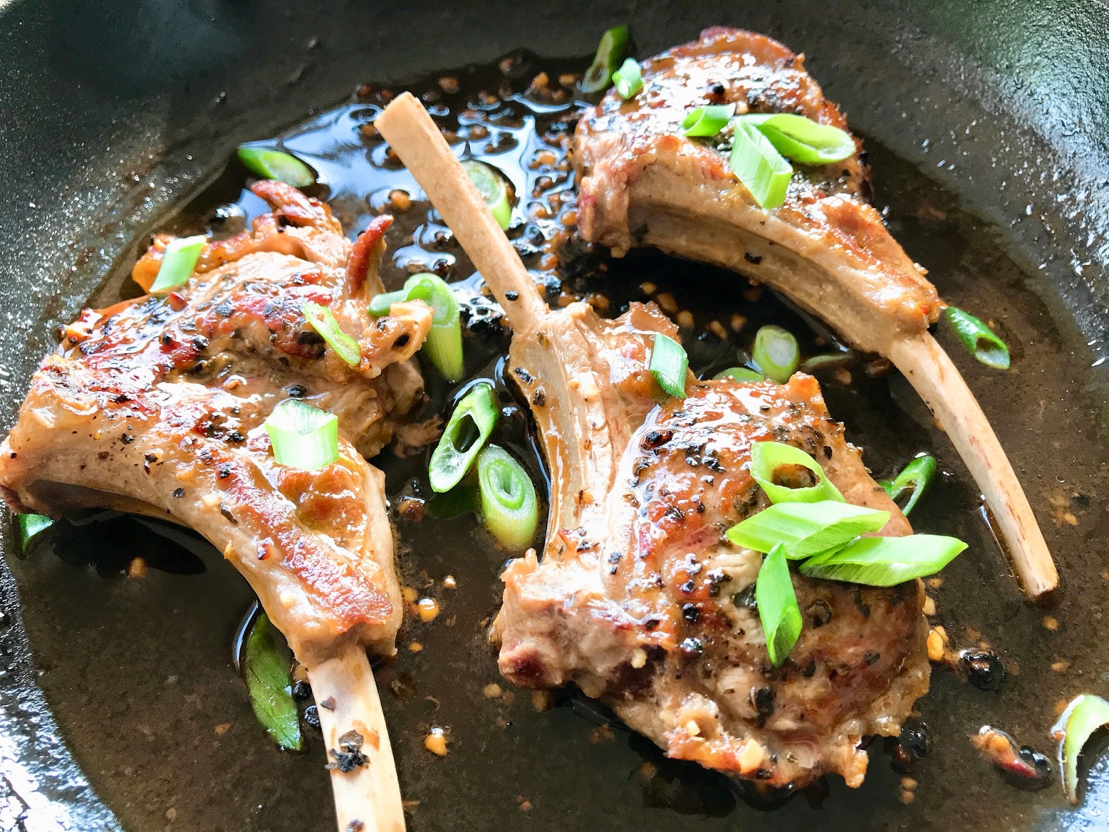 Garlic-Basil Lamb with Lemon