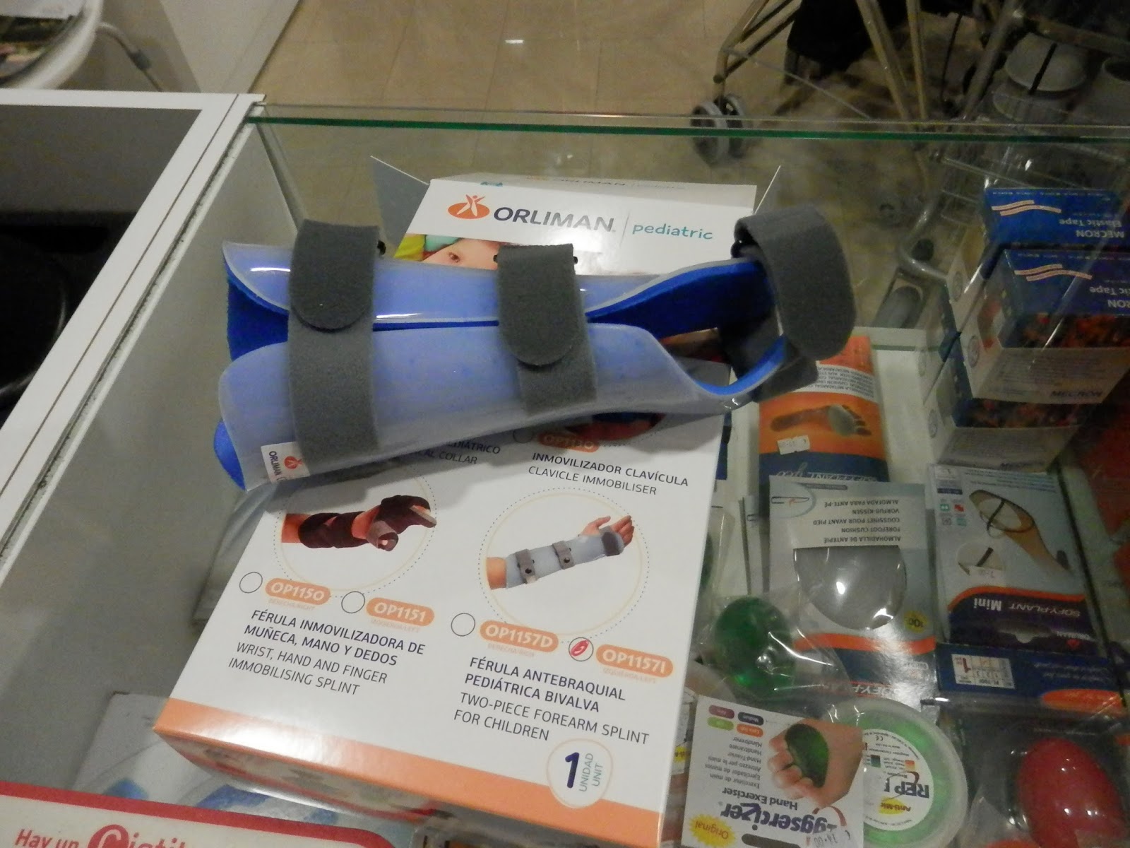 FERULA ANTEBRAQUIAL PEDIATRICA BIVALVA