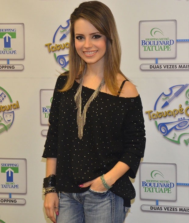 Sandy Leah ♥ Junior Lima ♥: Sandy faz show em shopping paulistano