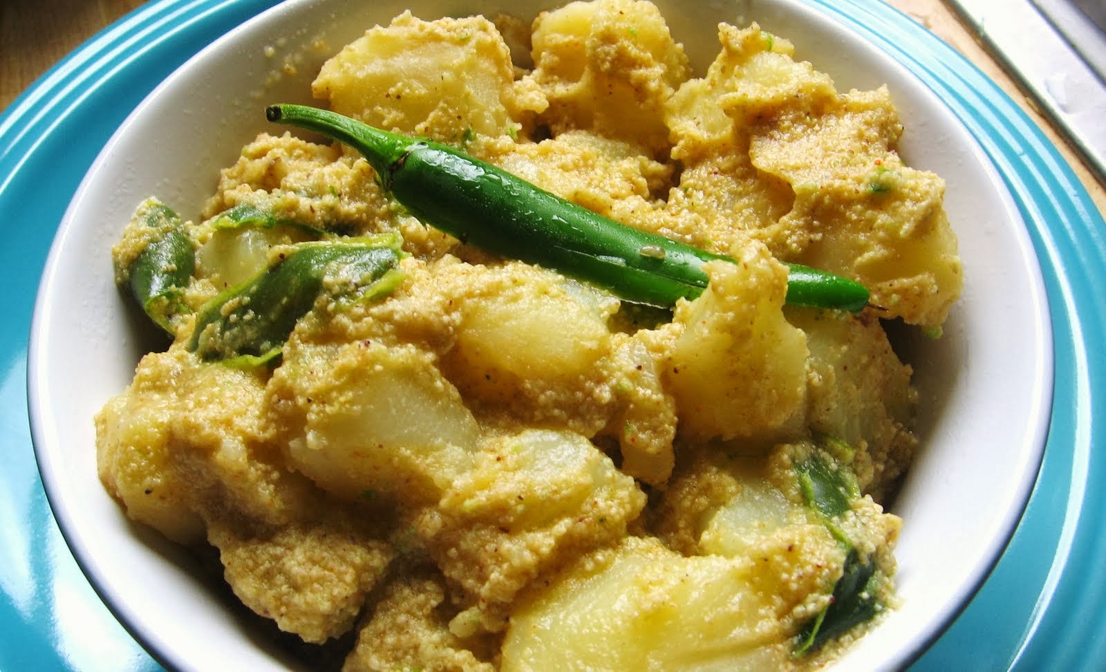 Ultimate Food Lovers: Aloo Poshto (Potato with Poppy Seeds)