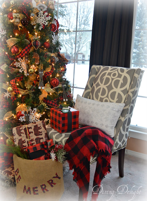 Dining Delight: Buffalo Check & Snowflakes Christmas Tree