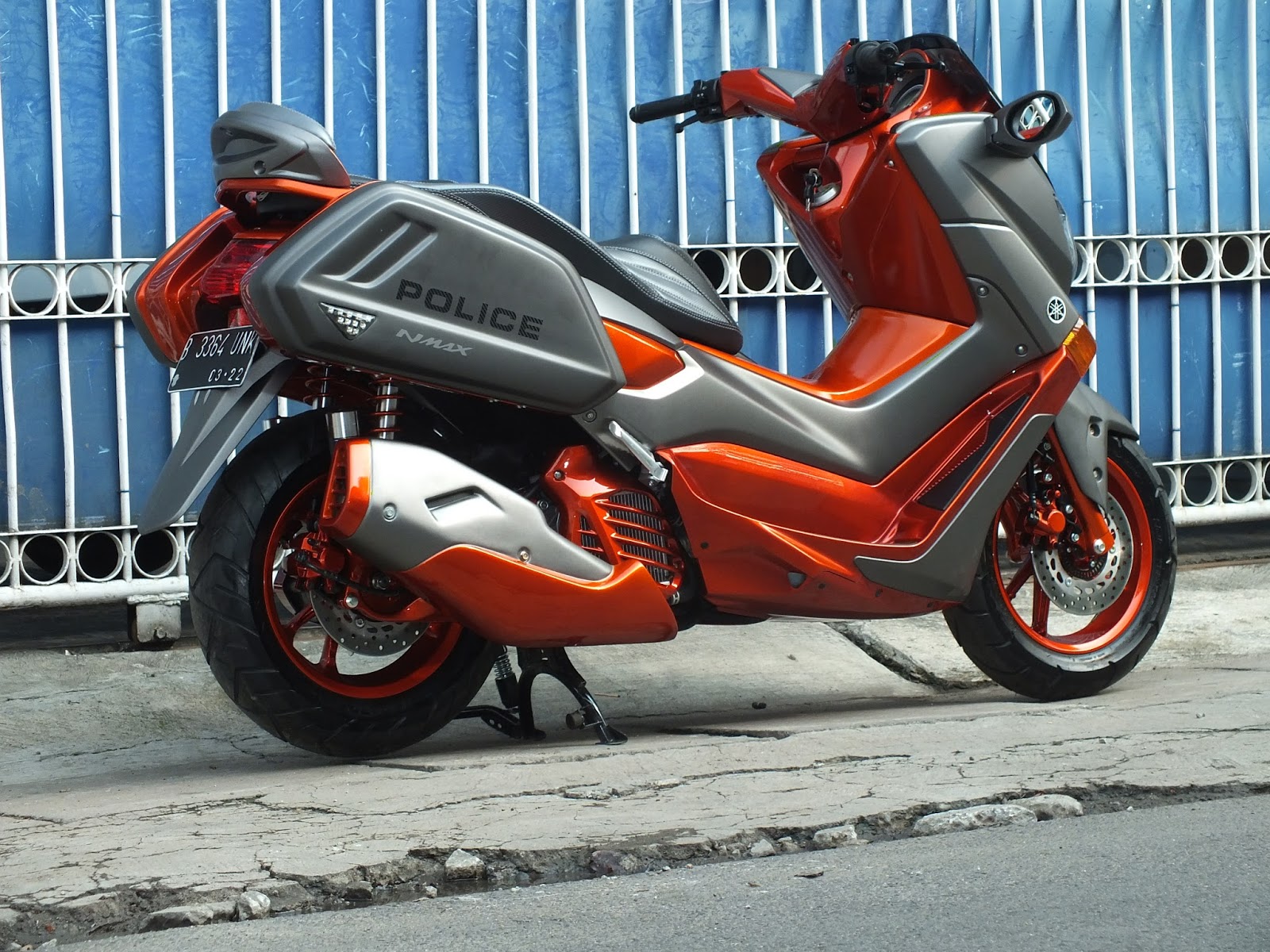 Ngecat MOTOR: YAMAHA NMAX CUSTOM PAINT TWO COLOR GUN METAL & ORANGE CANDY