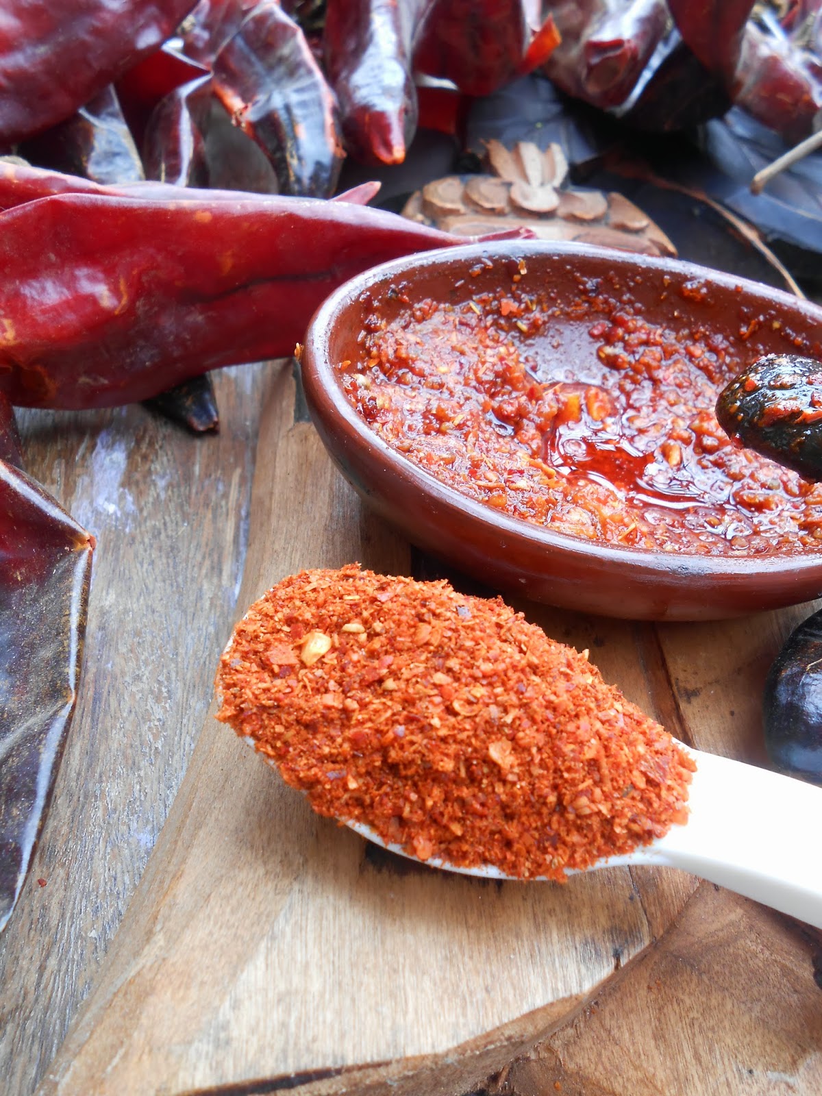 Cocina Chilena . Recetas Caseras: Salsa de Ají Merkén con ajo chilote