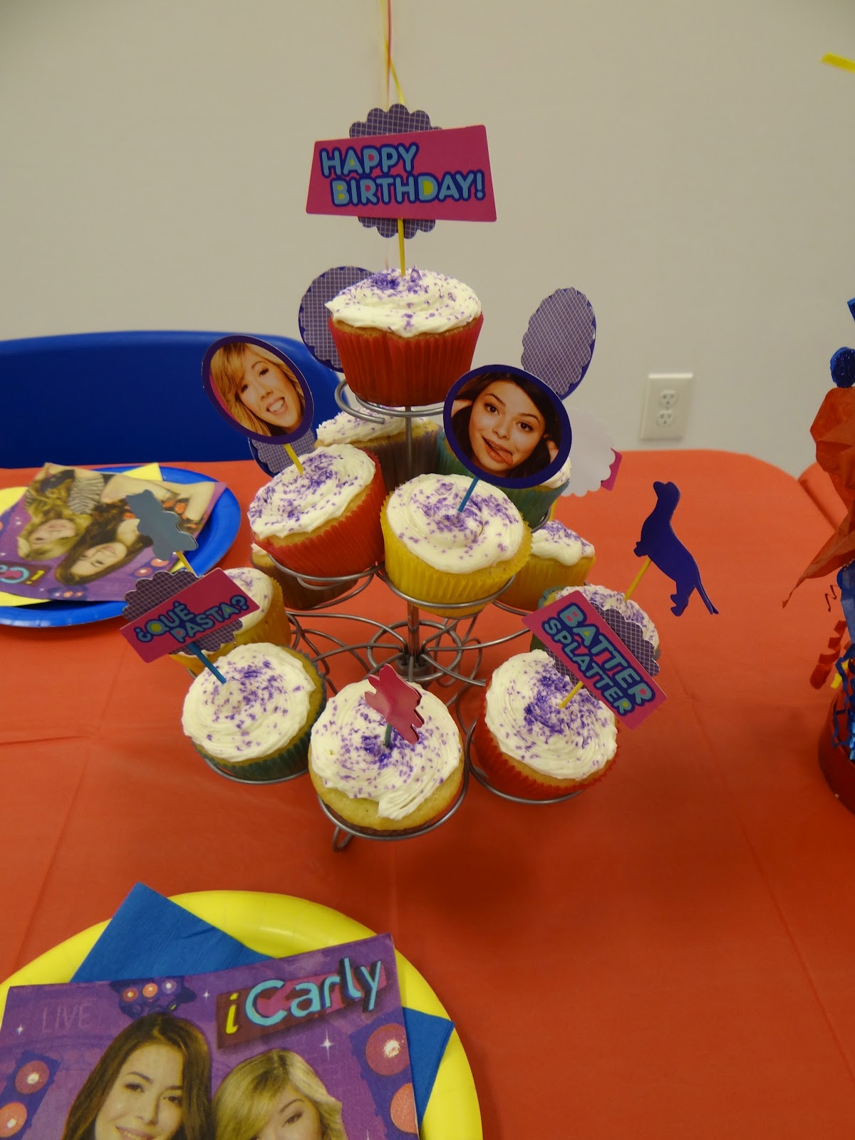 Heaven-licious-cakes: iCarly cake!