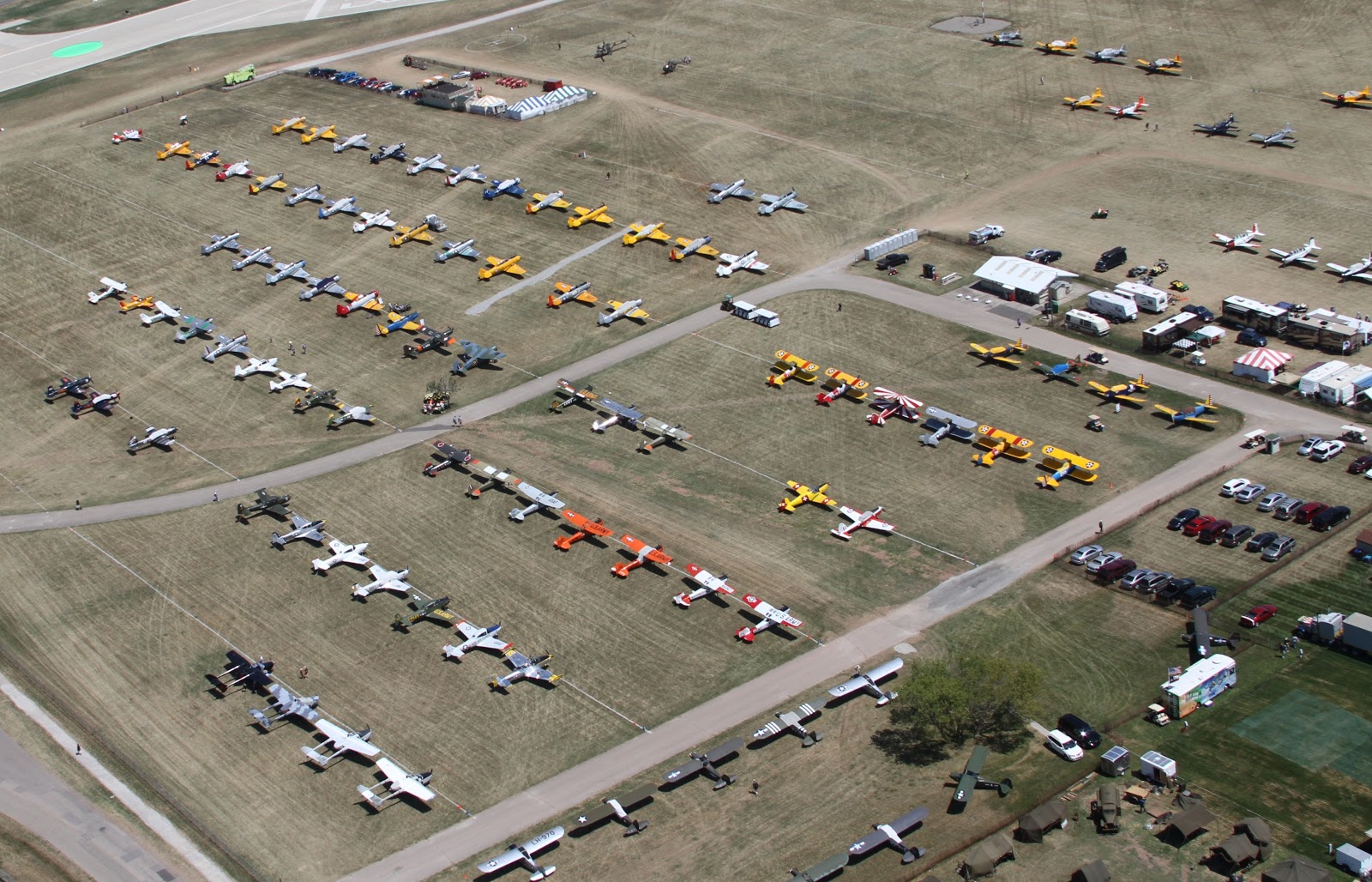 The Aero Experience: EAA AirVenture Oshkosh 2012: Aerial Tour In a Bell 47G