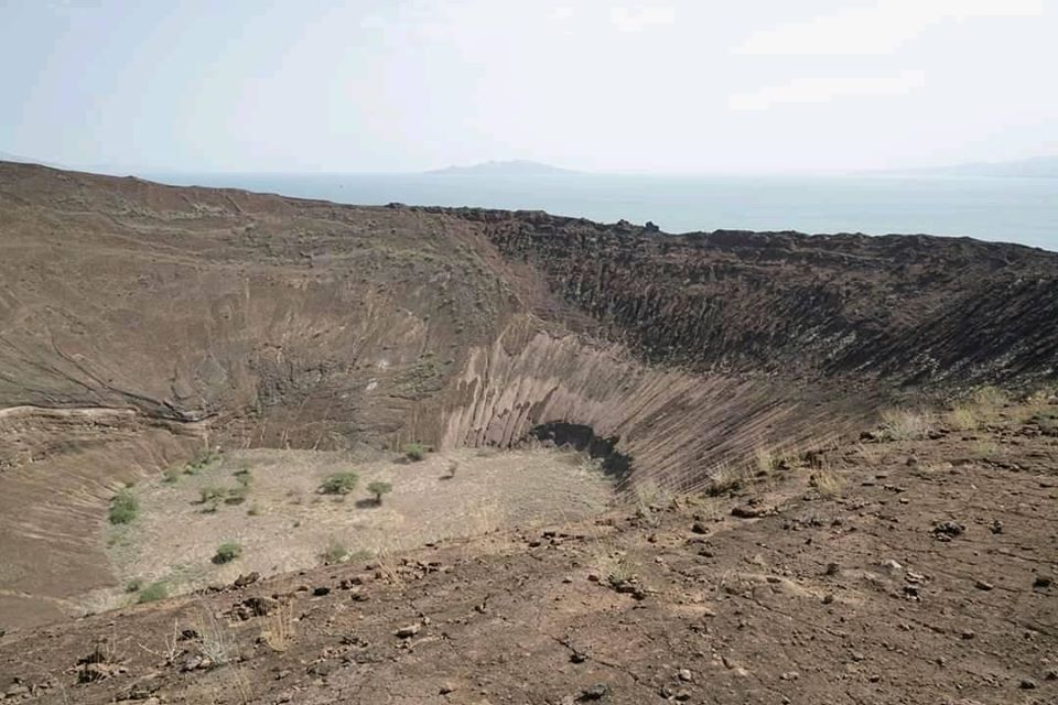 W u l k a n y Ś w i a t a B l o g: Wyprawa na krater Nabiyotum w Kenii ...