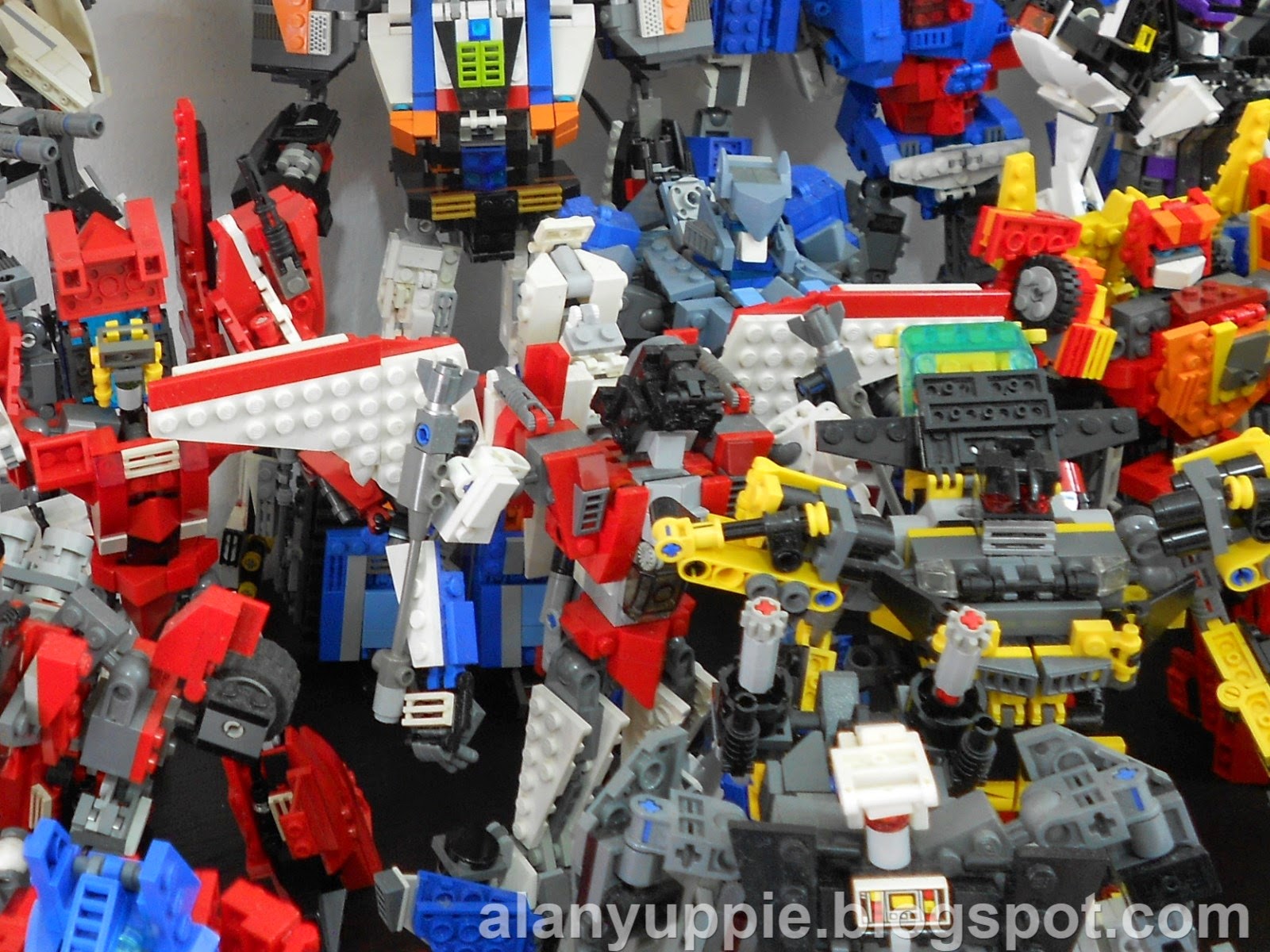 Alanyuppie's LEGO Transformers: 100,000 Hits Special!