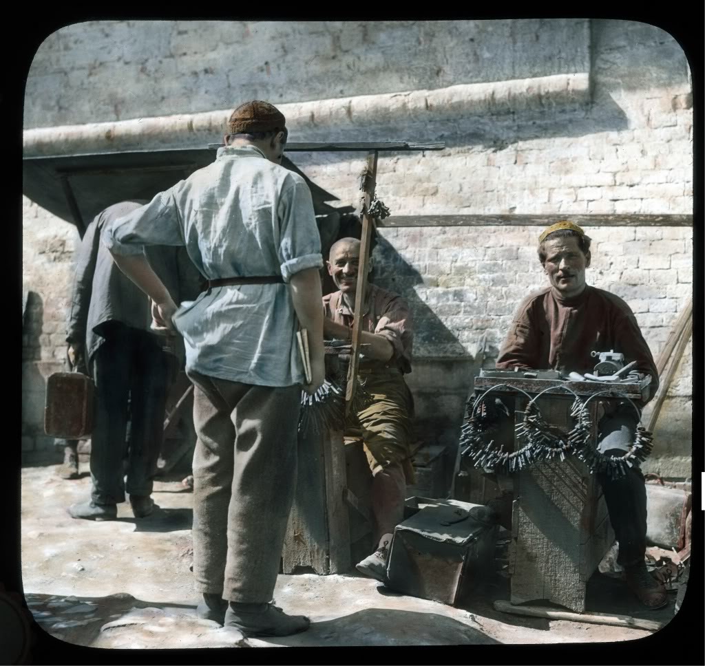 A Gallery of 75 Stunning Hand-Colored Slides of an Old Moscow in 1931 ...