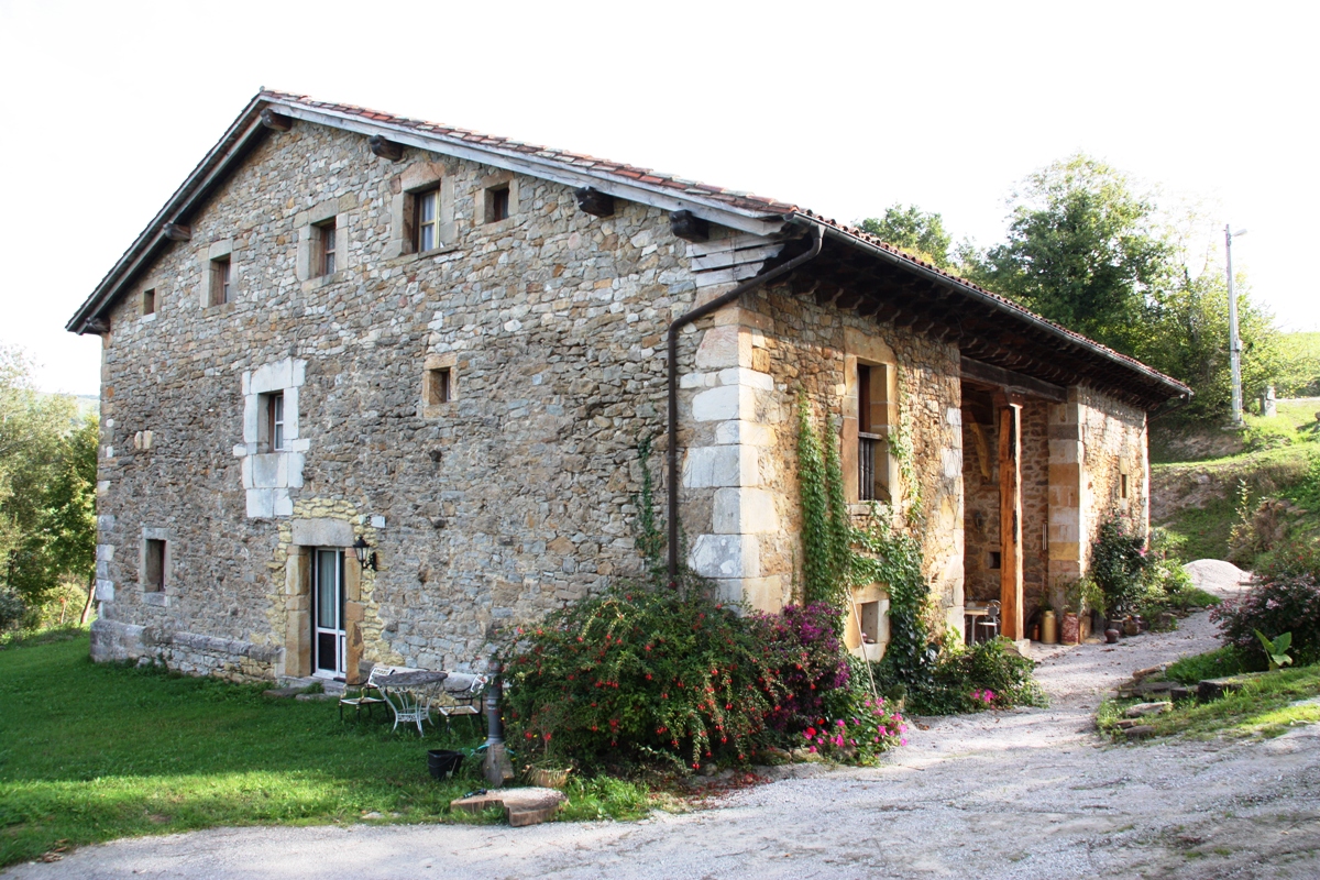 Relojes de Sol en Cantabria: Municipio: Herrerías. Localidad: Rábago.