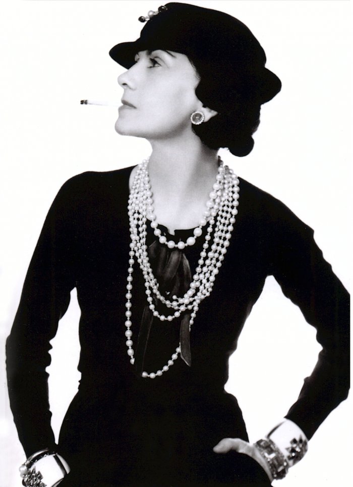 Estilo e Versatilidade: Coco Chanel: 130 anos