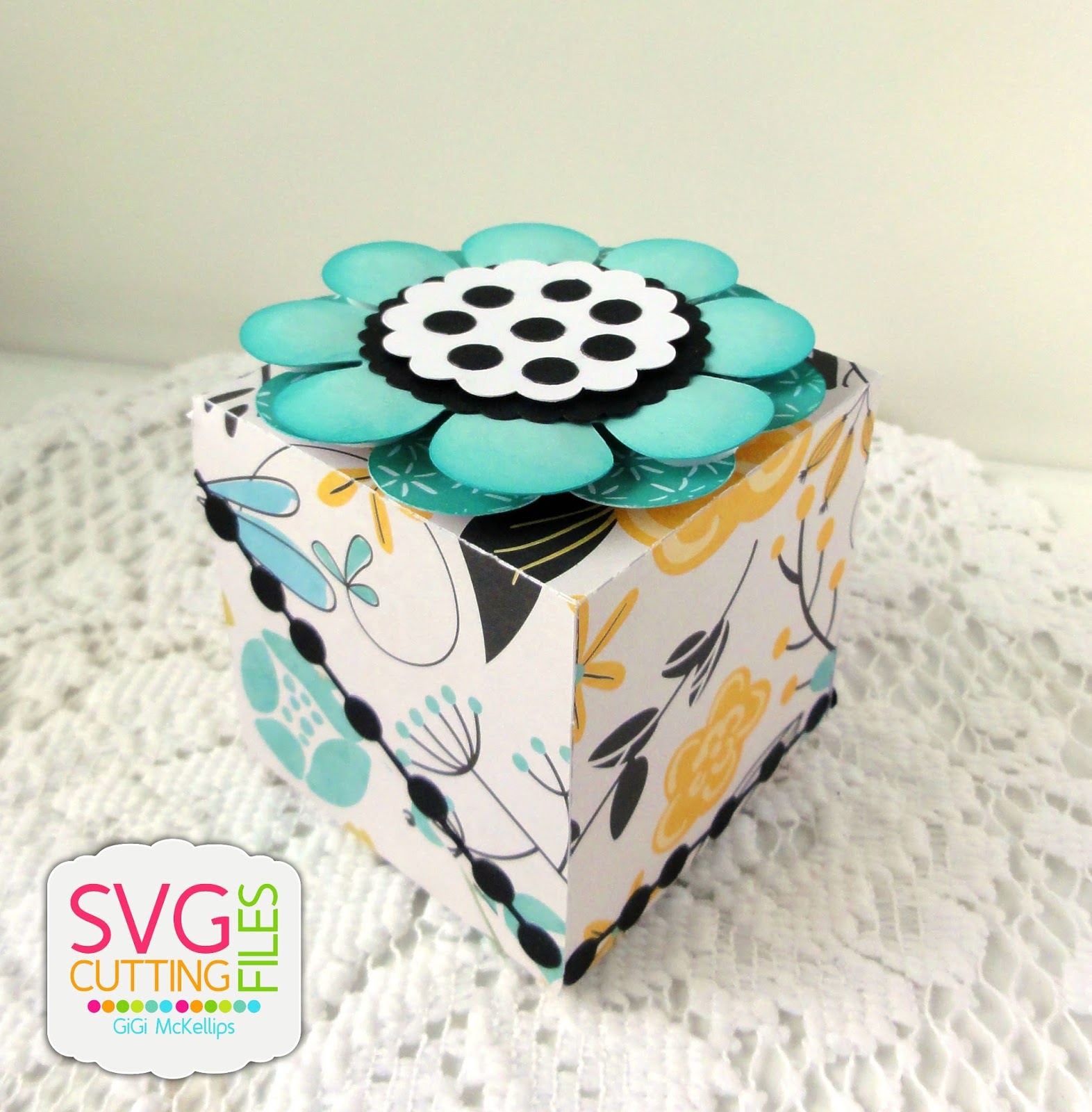 The Cricut Bug: Diagonal Flower Box