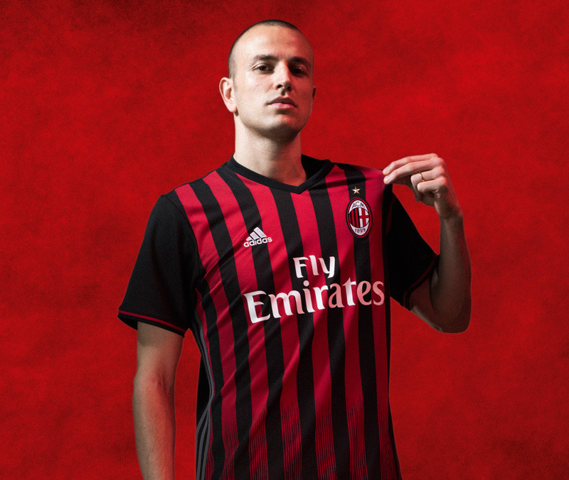 Time to see and learn: 2016/17 AC Milan home soccer jersey
