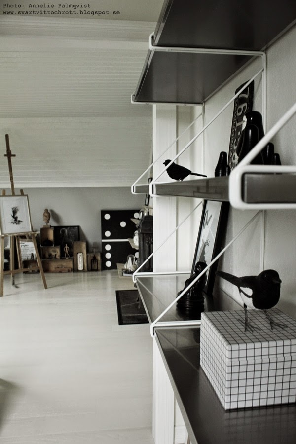 svart, vitt & rött: IKEA:s hylla