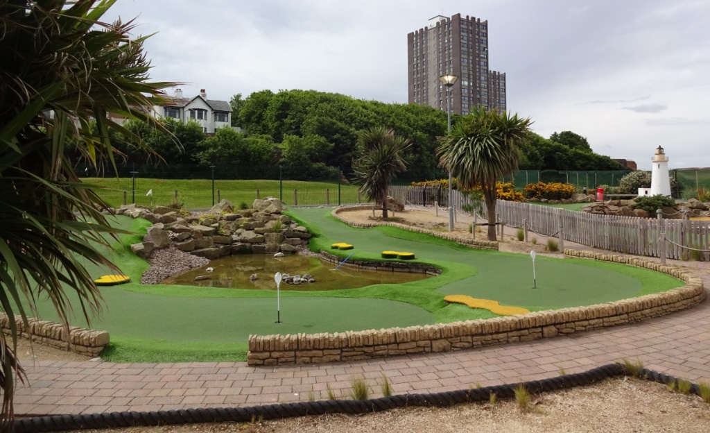 The Ham and Egger Files: Championship Mini Golf in New Brighton