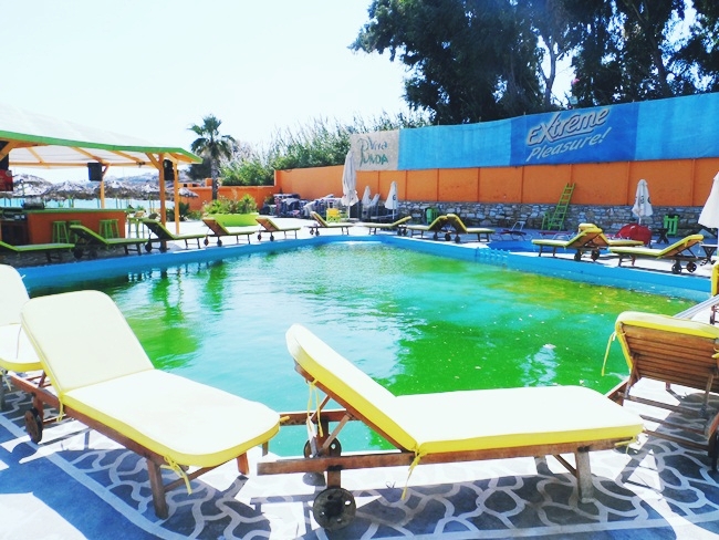 Viva Punda summer beach club (Paros) | GLAM FAB HAPPY