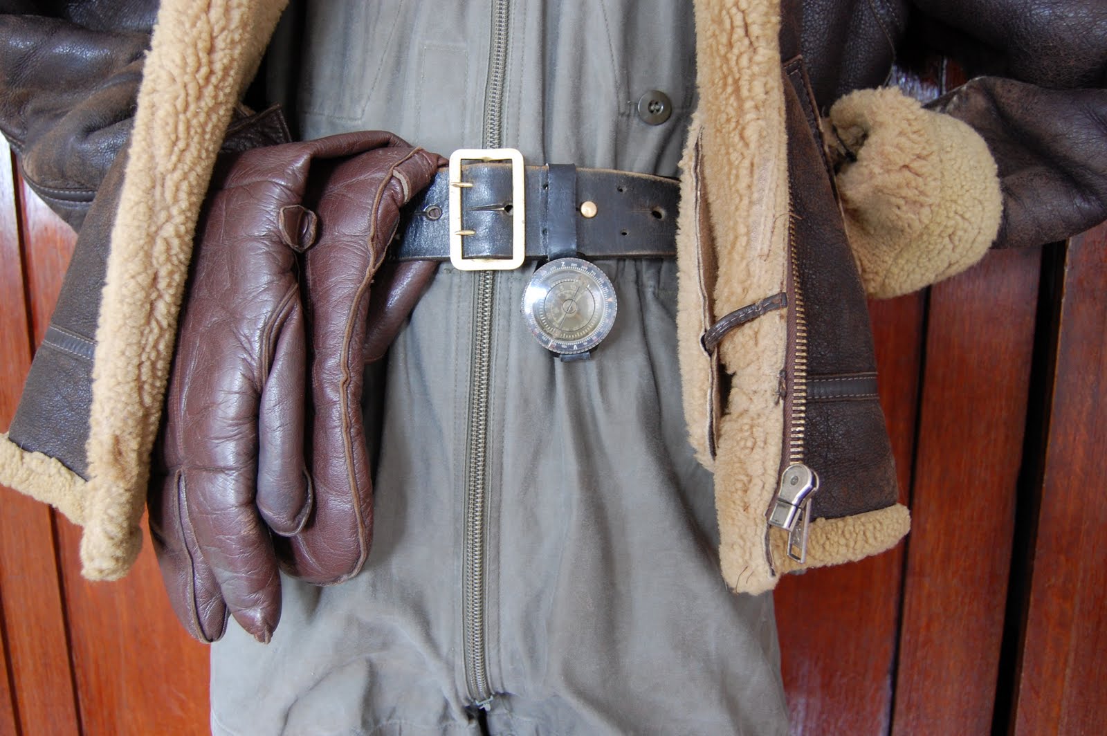 magazinul cu vechituri: militaria